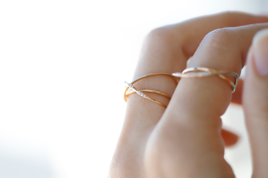 自分へのご褒美ジュエリーにも！香りをテーマにしたホリスティックなジュエリーコレクション”AROJU-アロジュ-” | 株式会社サンポー ...